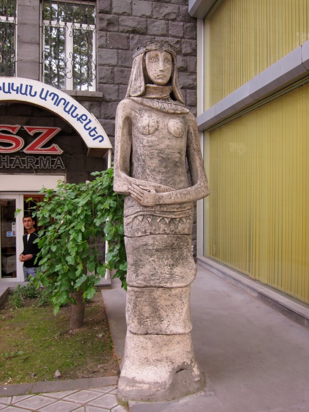 Sculpture 'Armenian Woman', Yerevan - ArmArch